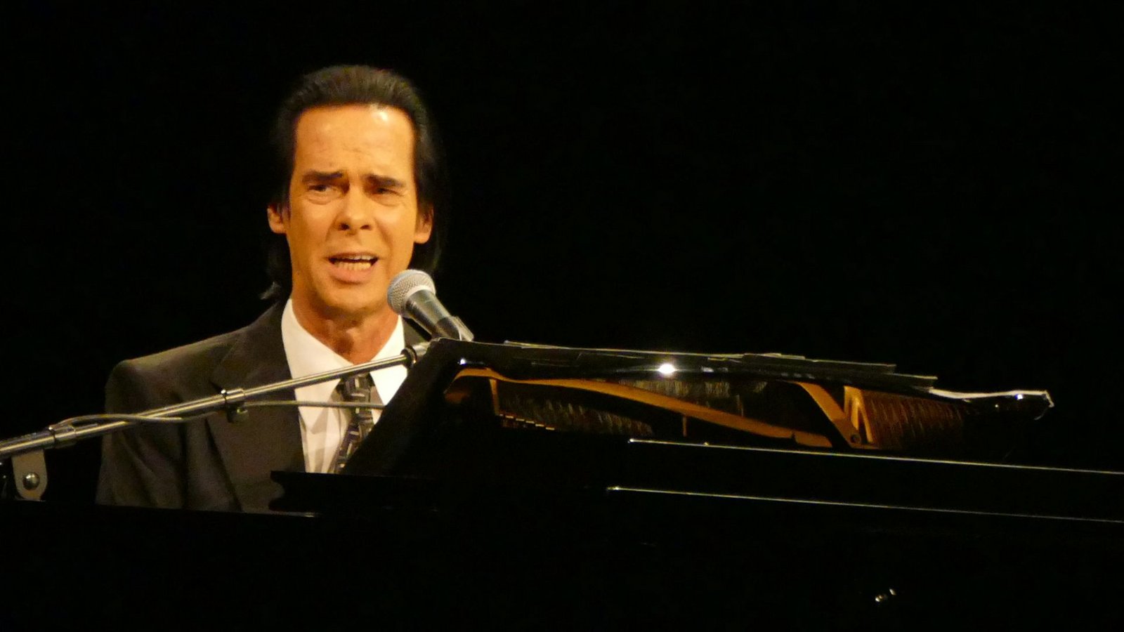 Schmerz und Scherz: So war’s bei Nick Cave im Festspielhaus