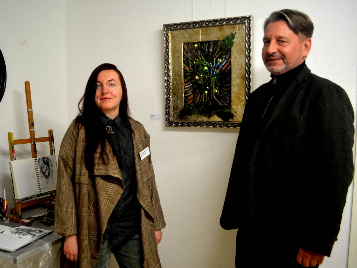 Avain Biederstaedt zeigt rätselhafte Kunstwerke