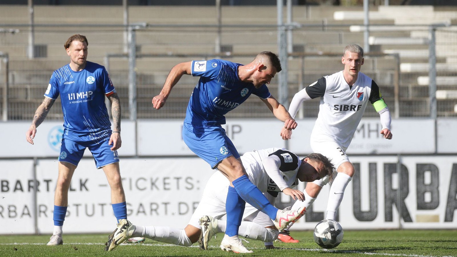 Die Blauen starten mit beeindruckender Souveränität