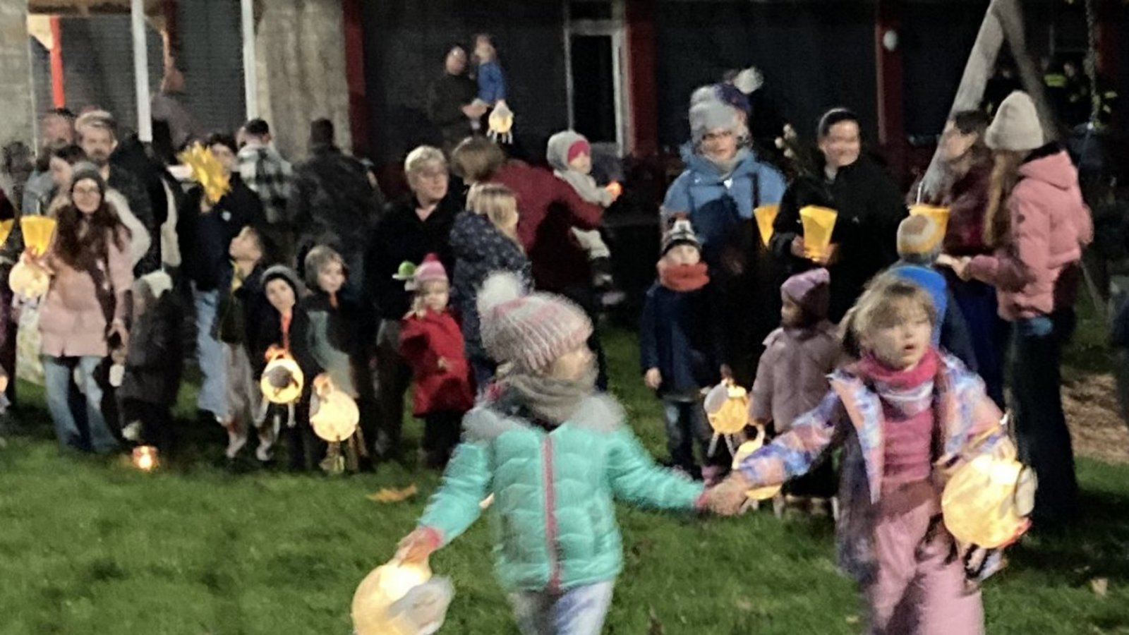St. Martin kommt zum Enzweihinger Kindergarten Im Aile