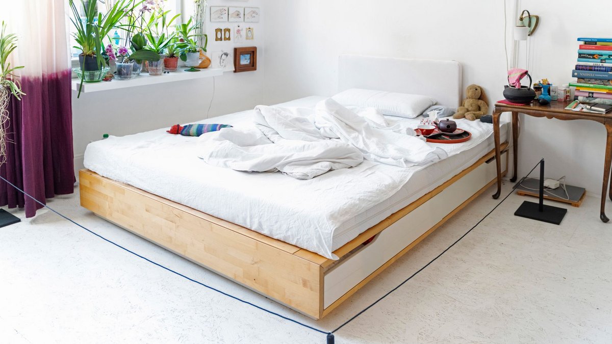 Das ungemachte Bett als Ausstellungsstück