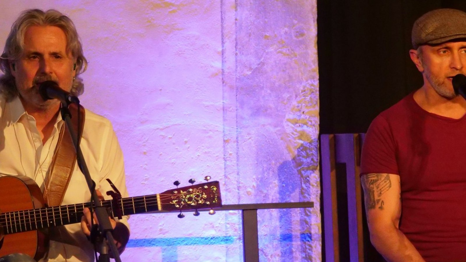 Bei „The Boxer“ singt das Publikum lauthals mit