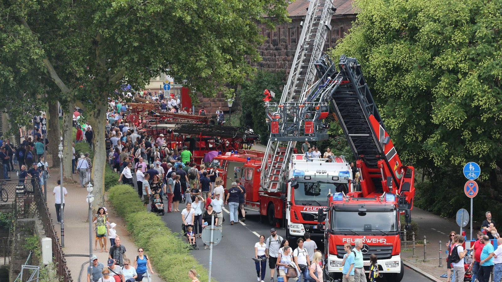 Feuerwehrfest im Großformat