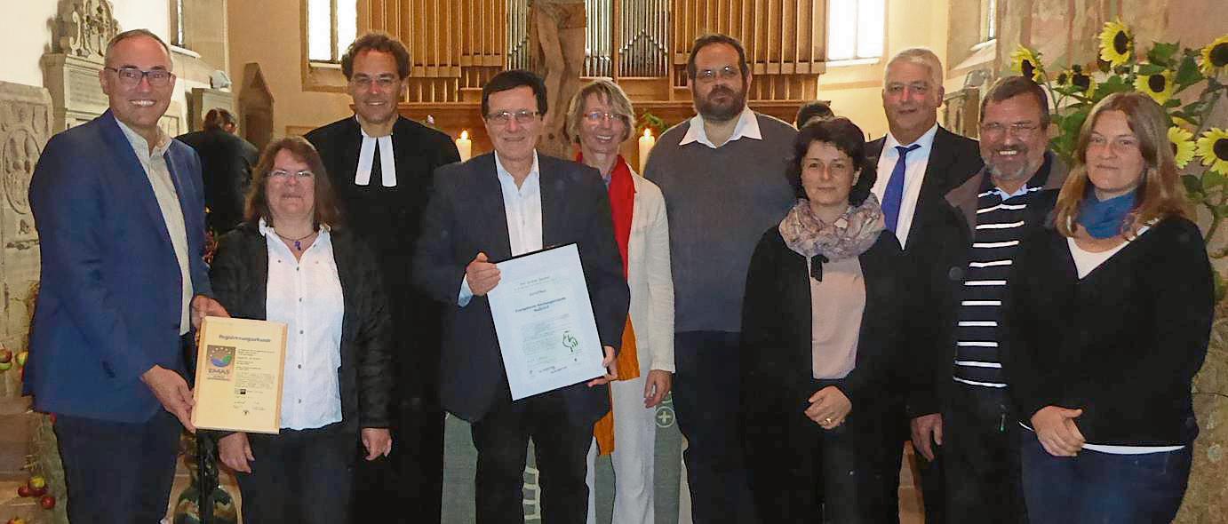 Grüner Gockel kräht weiter in Nussdorf