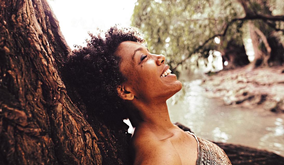 Fola Dada mit neuem Album im Möbelhaus