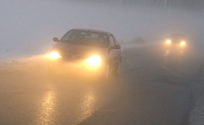 Bei Nebel auf die Beleuchtung achten