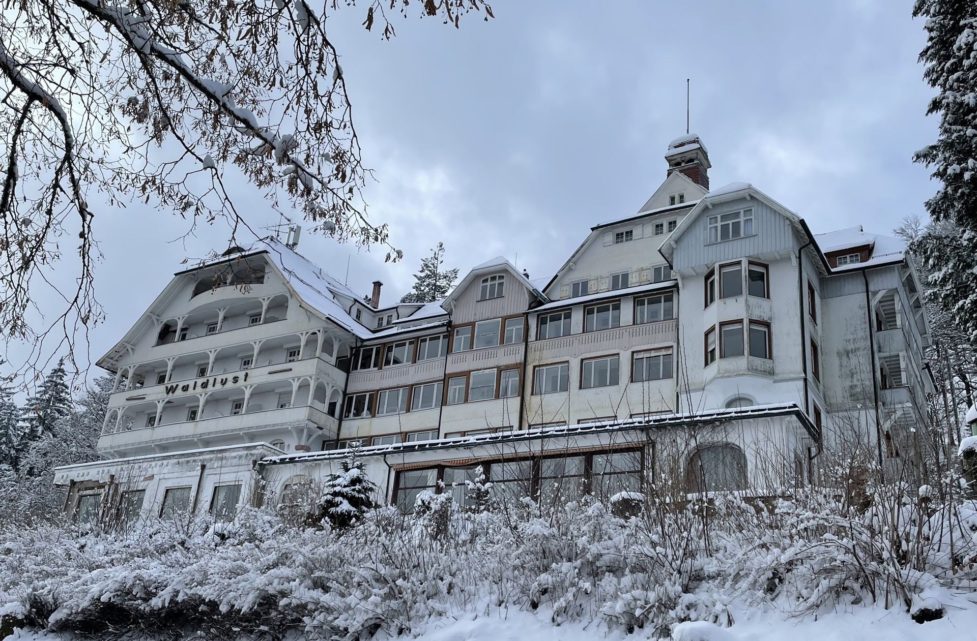 Die Straße der verlassenen Herbergen