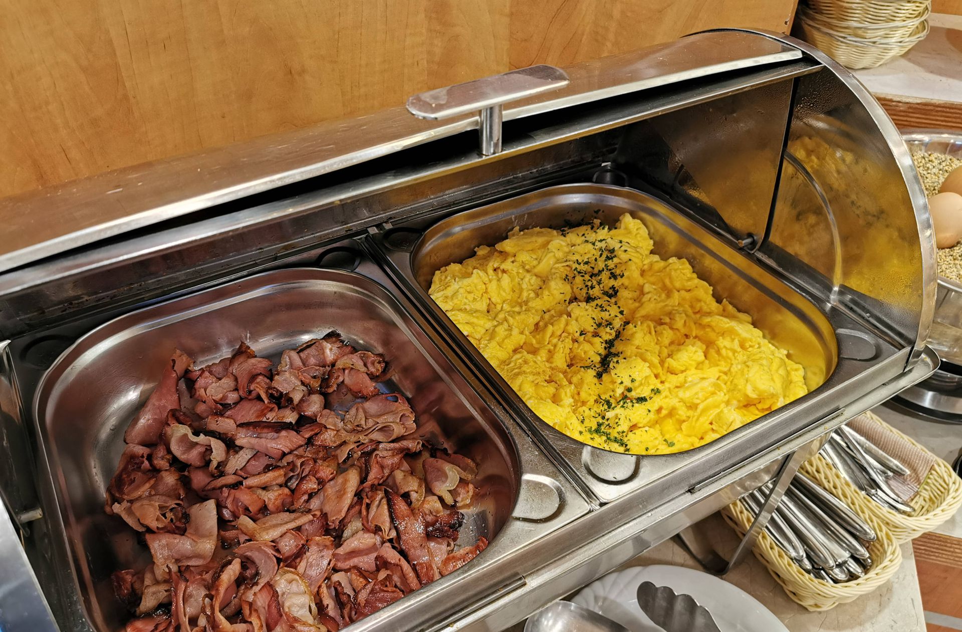 Lasst die Finger vom Büfett!