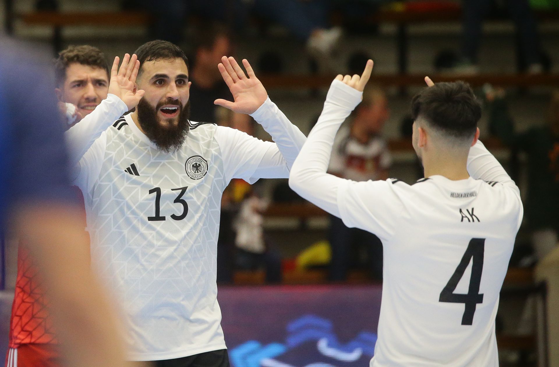 Deutsche Futsaler gewinnen 4:3 und wahren ihre WM-Chance